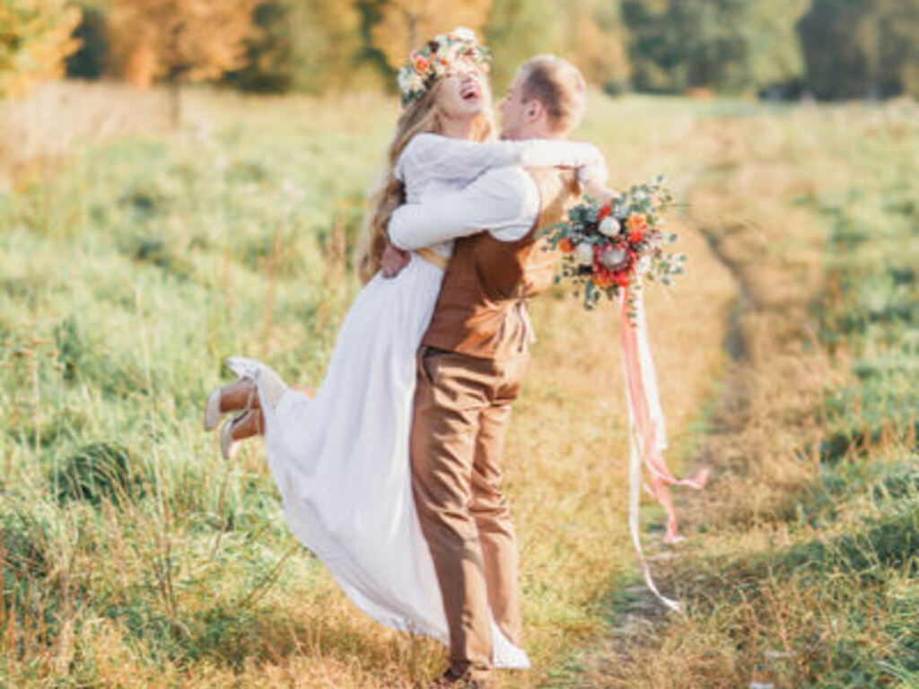 24 Awesome Ideas To Elevate Your Fall Wedding