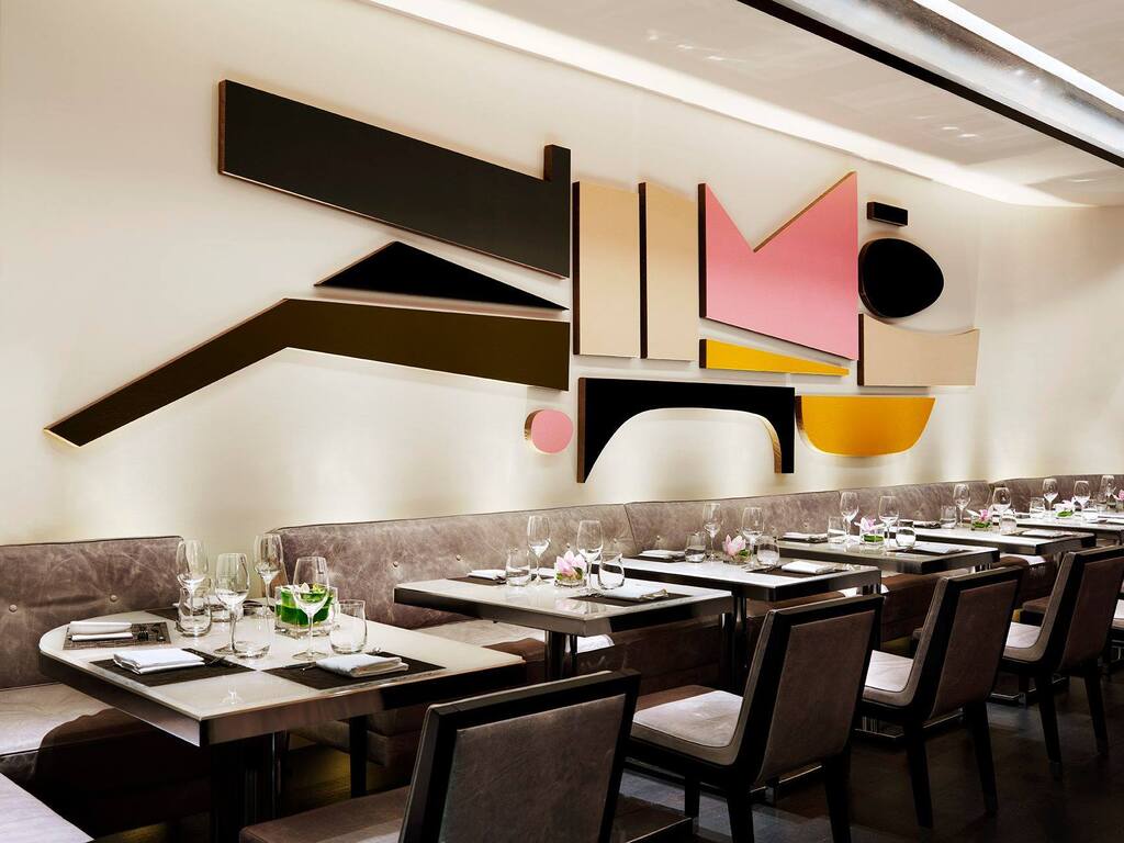 Hawksworth Restaurant - Venue - Vancouver- Weddinghero.ca