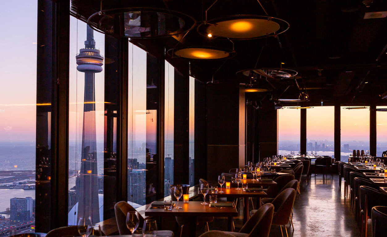 Canoe - Venue - Toronto- Weddinghero.ca