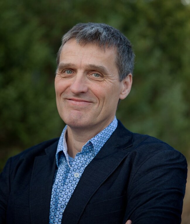 Dr. Nick Overduin - Officiant - Ottawa - Weddinghero.ca