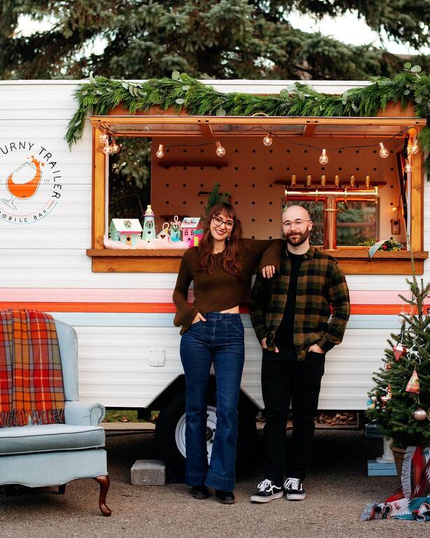 Tipsy Turny Trailer Mobile Bar - Catering - Toronto - Weddinghero.ca