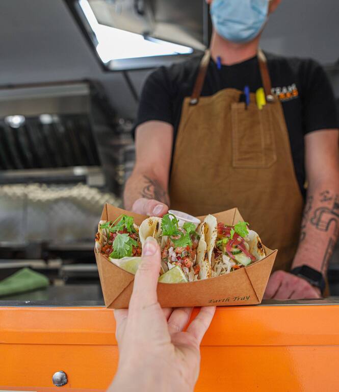 Steamworks Food Truck - Catering - Vancouver - Weddinghero.ca