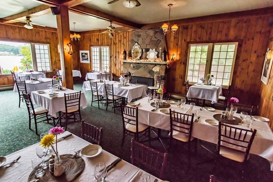 Bonnie View Inn - Venue - Haliburton - Weddinghero.ca