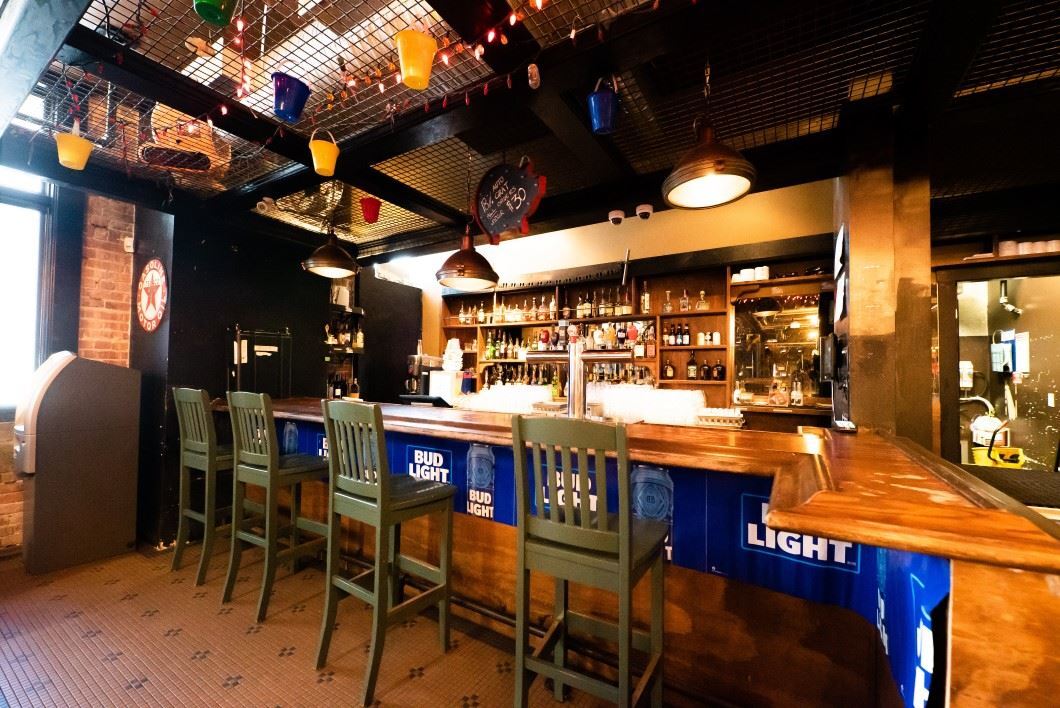 The Yale Saloon - Venue - Vancouver - Weddinghero.ca